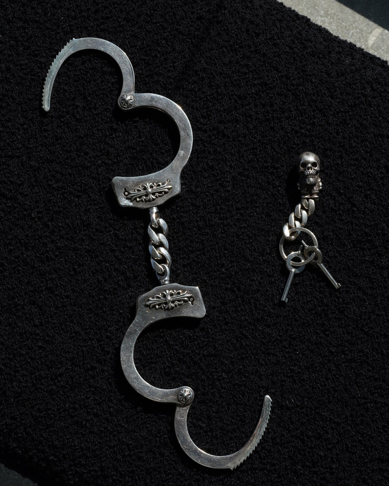 Chrome Hearts Hand Cuffs with Delphino Keychain – Justin Reed